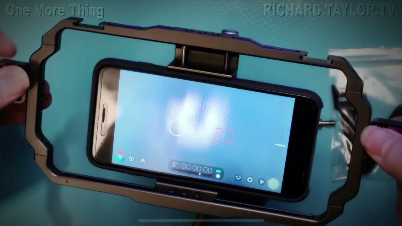 SmallRig Universal Phone Video Rig Unboxing and Assembly – Mobile ...